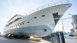 €6M price drop on 44m classic Feadship motor yacht rebuild project Valeria